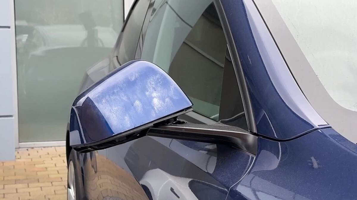 Damage shown on Tesla cars in Belfast dealership | Irish Independent