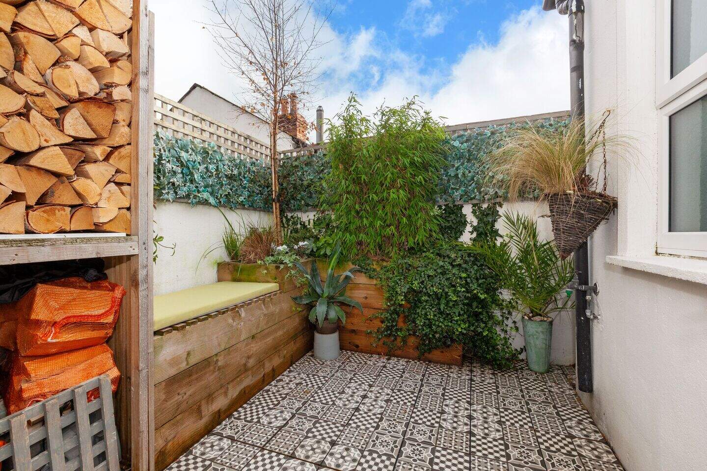 A lesson in maximising space in a terraced Stoneybatter two-bed home ...