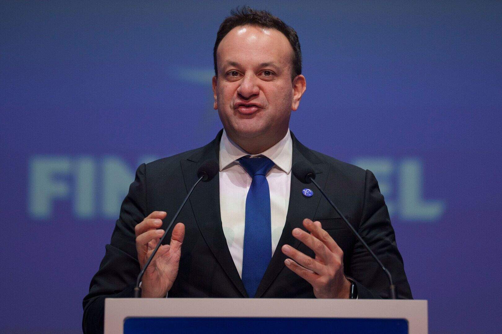 Taoiseach pushes McEntee to get pub and club late-night opening bill ...