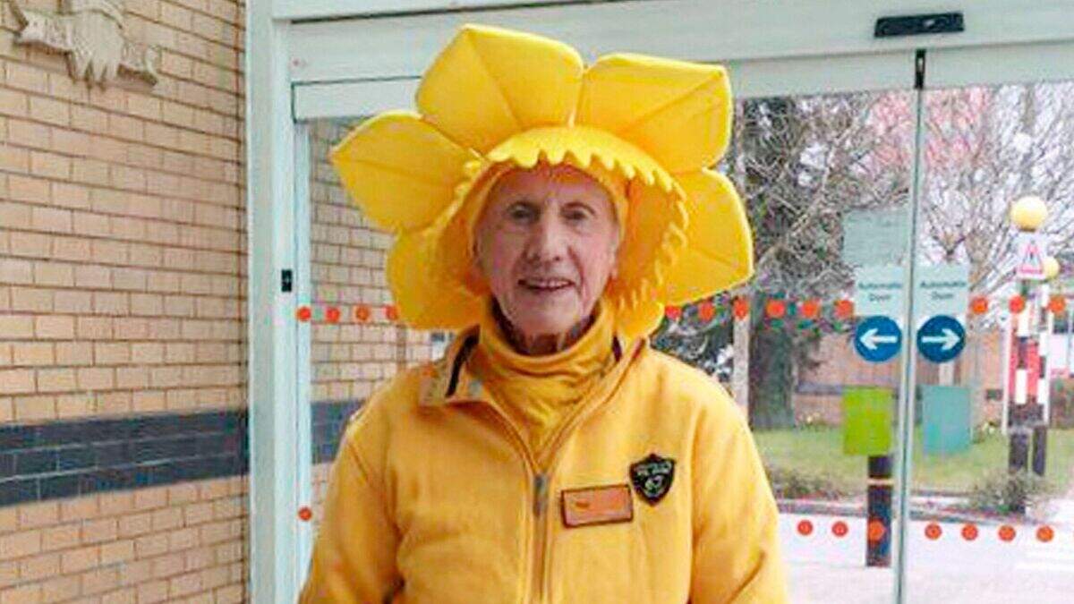 Oldest supermarket worker (94) dies just two months after retiring ...