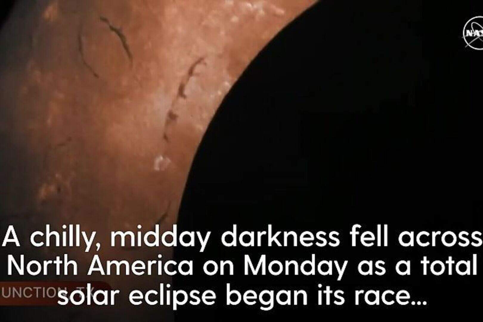 Moon blocks out sun over Mexico as crowds cheer eclipse | Irish Independent