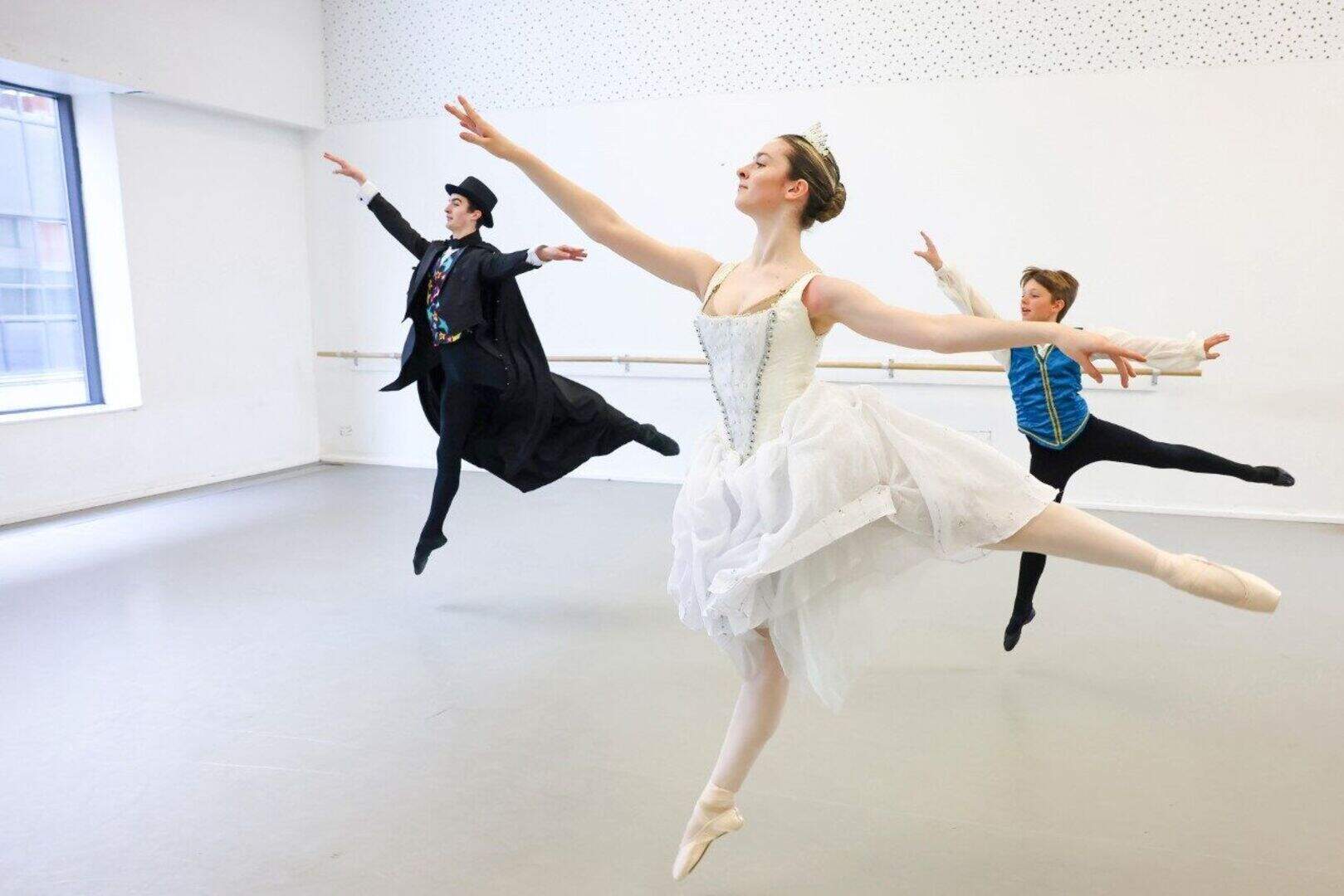 Two Drogheda ballerinas picked for The Nutcracker at the Helix | Irish ...