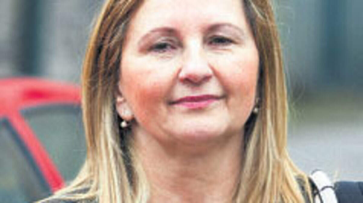 Doctor cleared of not using defibrillator on heart victim | Irish ...