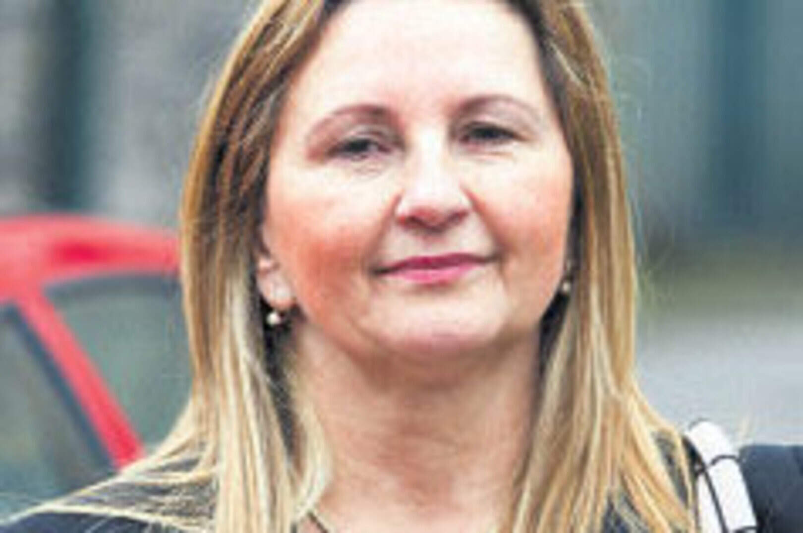 Doctor cleared of not using defibrillator on heart victim | Irish ...