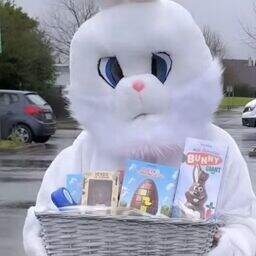 Watch Tadhg and Derry Fleming give out free Easter Eggs in Kerry ...