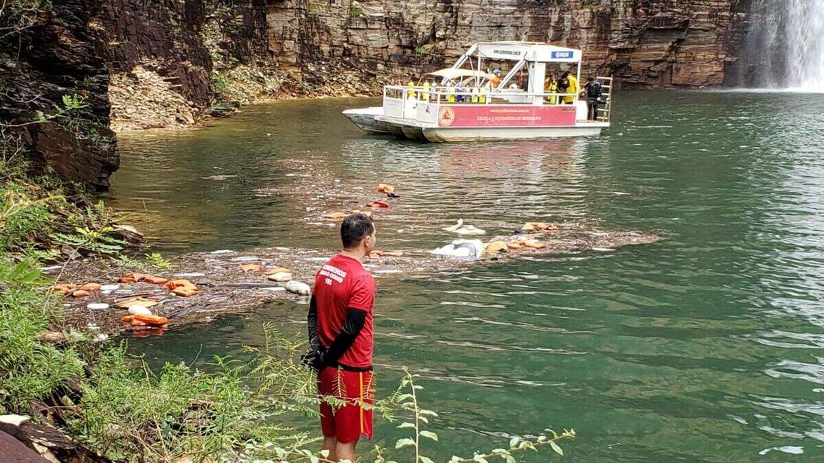 Seven dead and three missing after rock face collapse at Brazilian ...