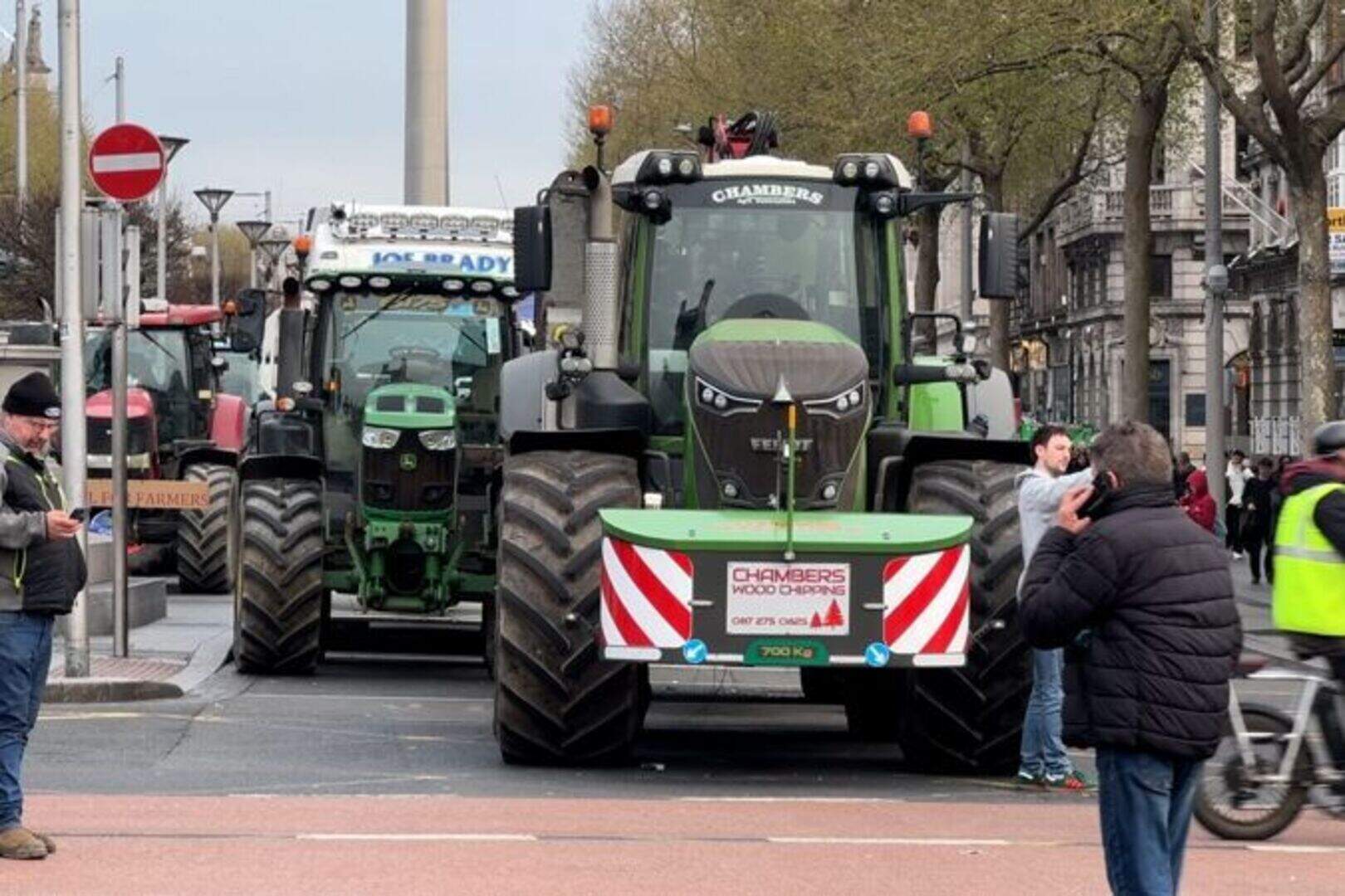 Fuel protests in Ireland: Taoiseach condemns refinery blockade as ...