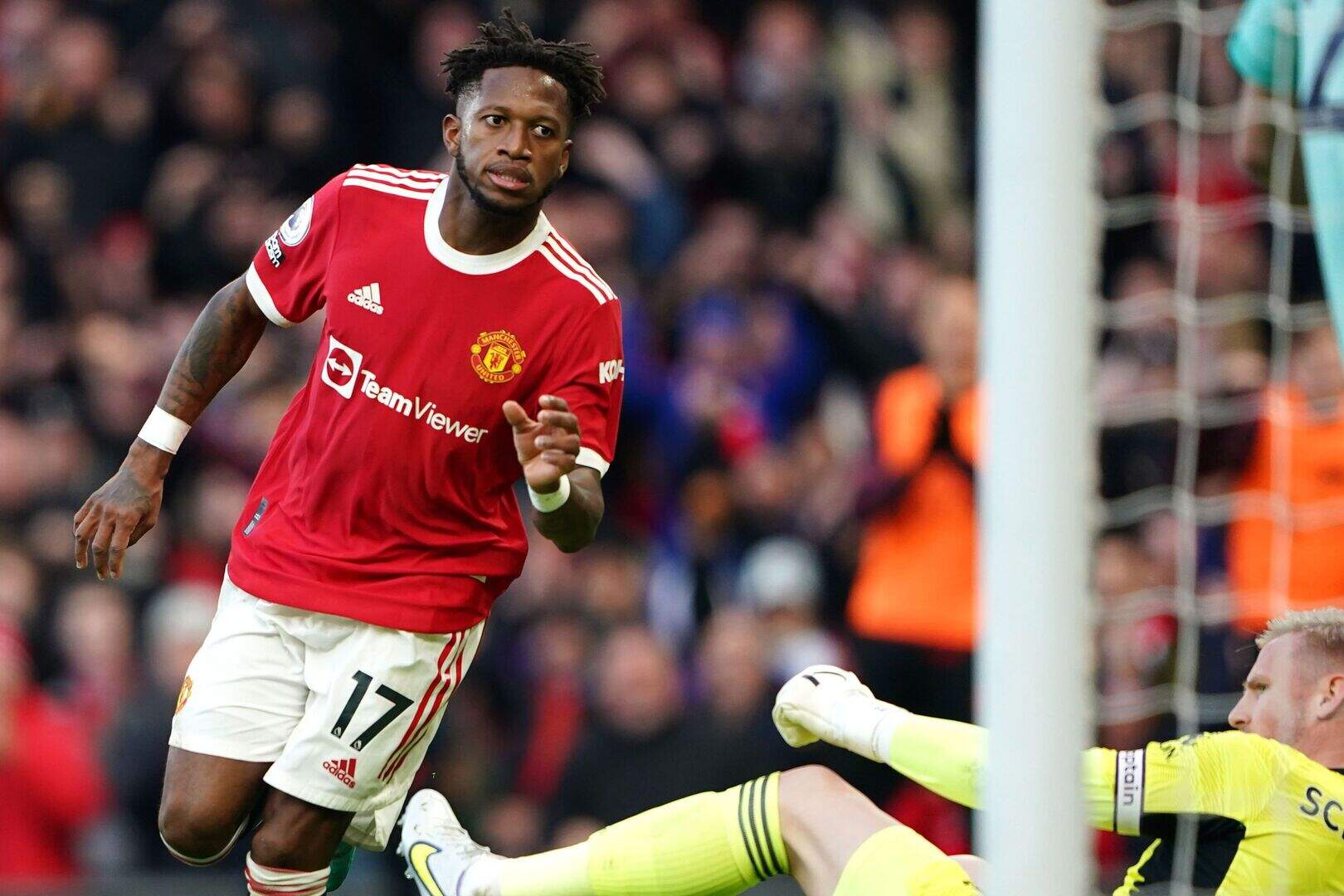 Fred rescues draw as Manchester United struggle against Leicester ...