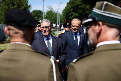 Keir Starmer and Polish prime minister Donald Tusk sign new defence ...