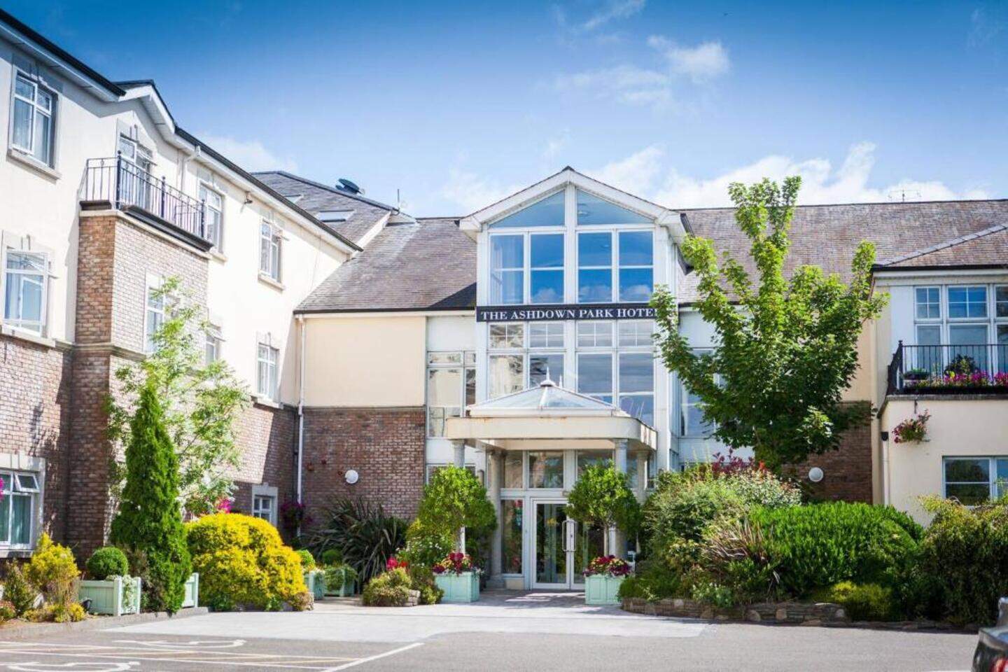 Kitchen blaze triggers full overnight evacuation at Wexford hotel ...