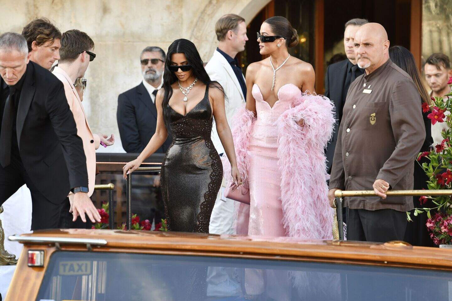Billionaire Jeff Bezos marries Lauren Sanchez in lavish Venice ceremony ...