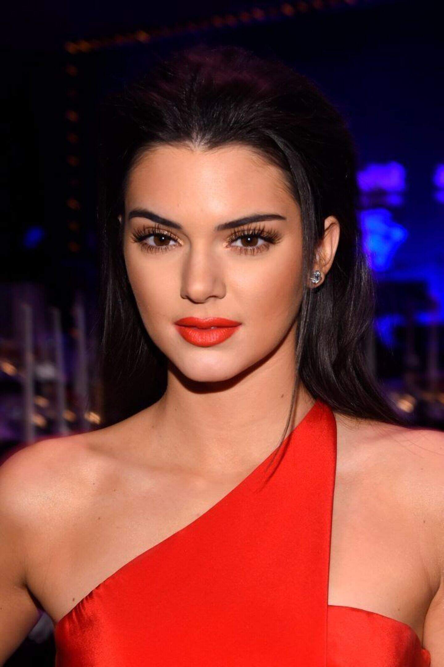 Kendall Jenner hits another red carpet as dad Bruce recovers from ...
