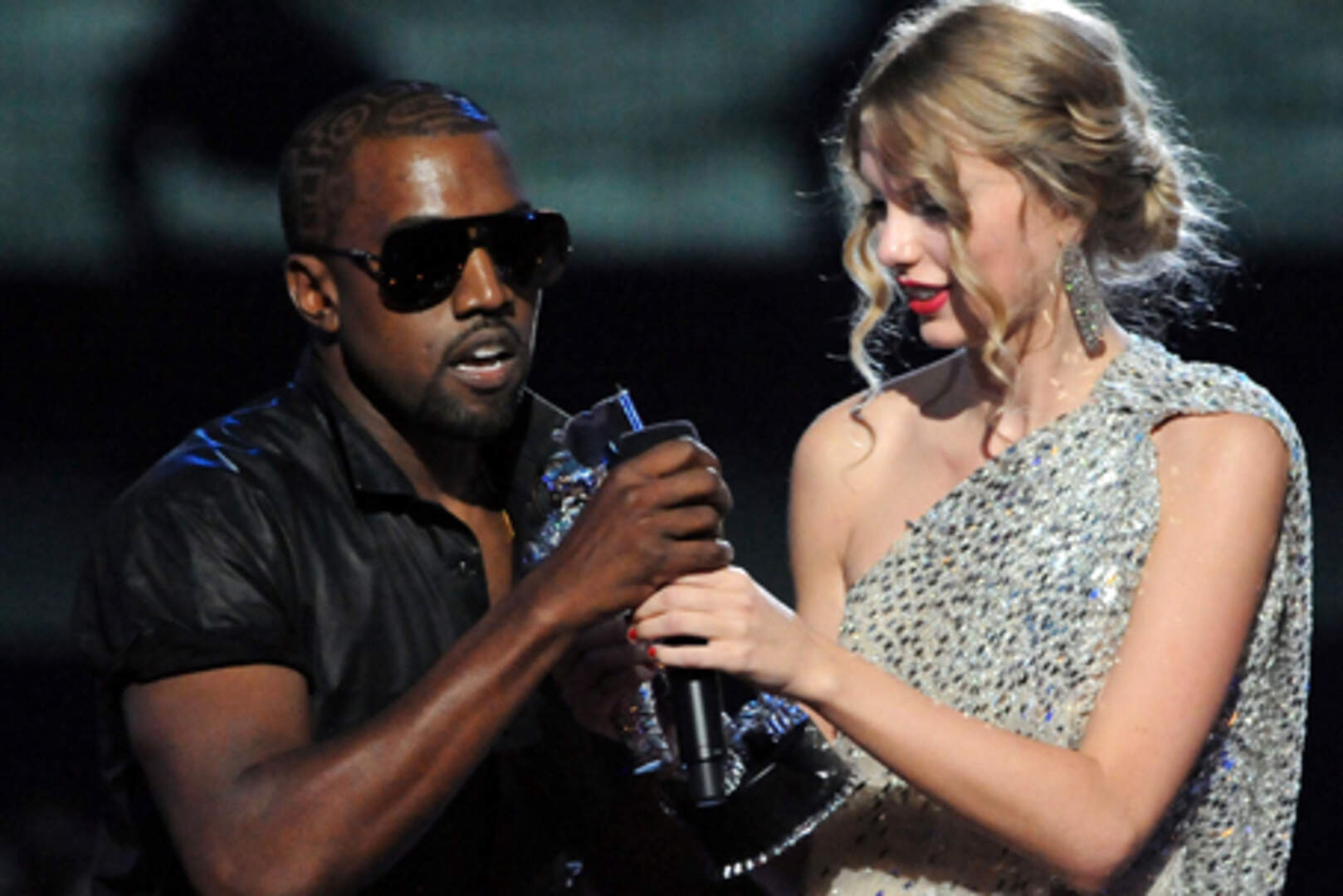Barack Obama calls Kanye West a 'jackass' | Irish Independent