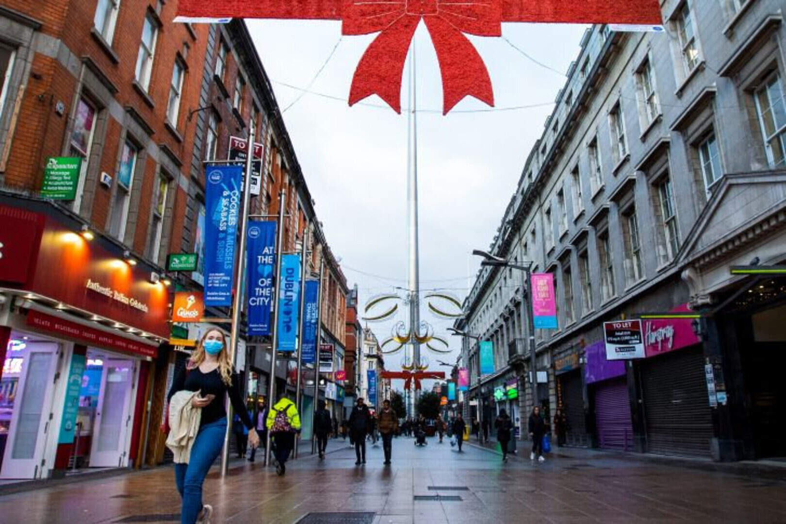 Coronavirus Ireland: Christmas shopping, crowds and Covid - how to shop ...