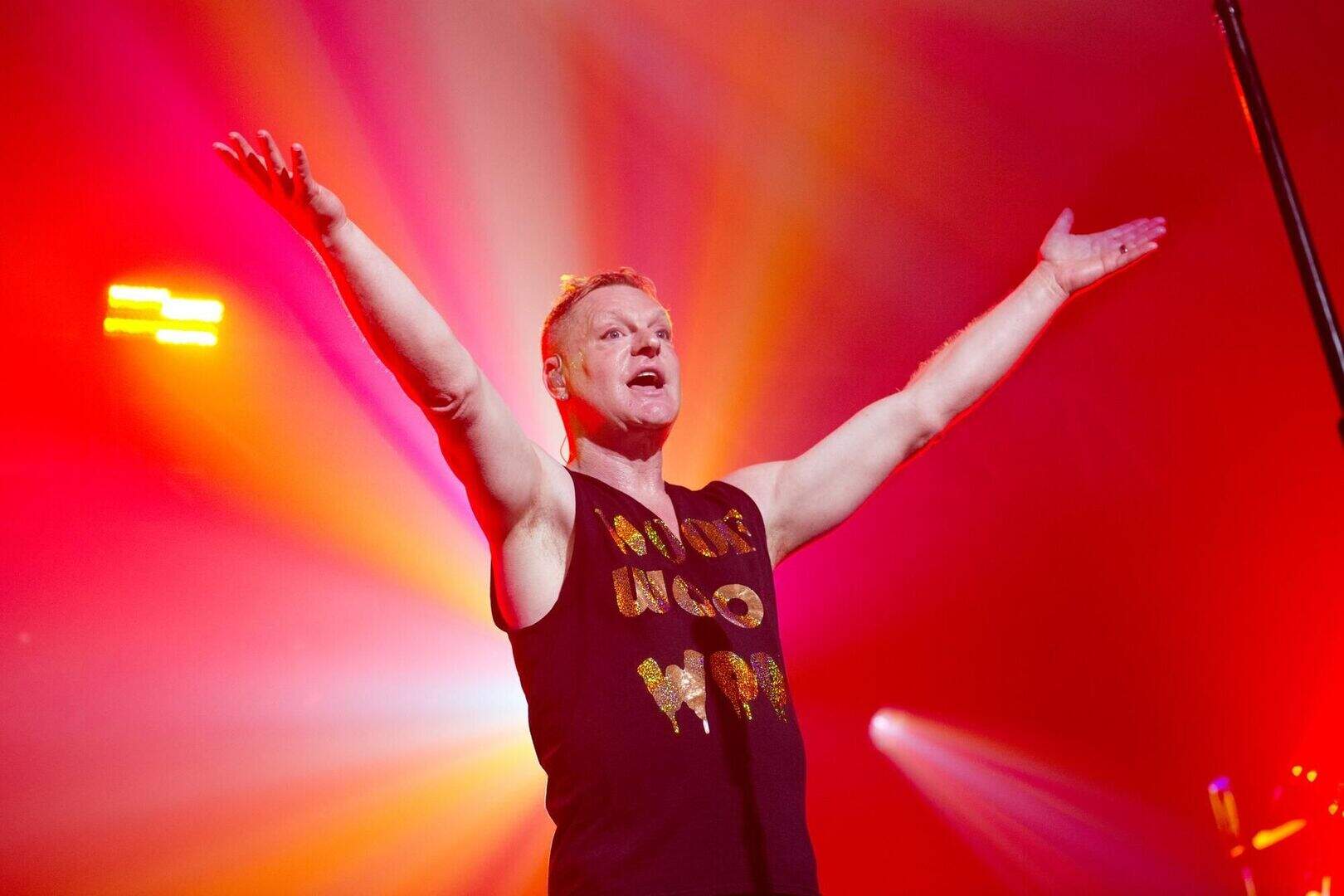 Forever Young: Erasure star Andy Bell relives ’80s with live band at ...