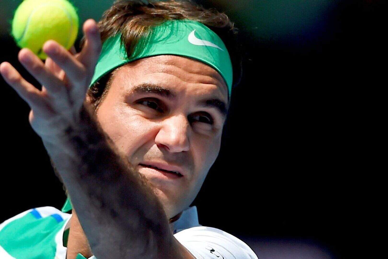 Roger Federer brushes Tomas Berdych aside to reach Australian Open last ...