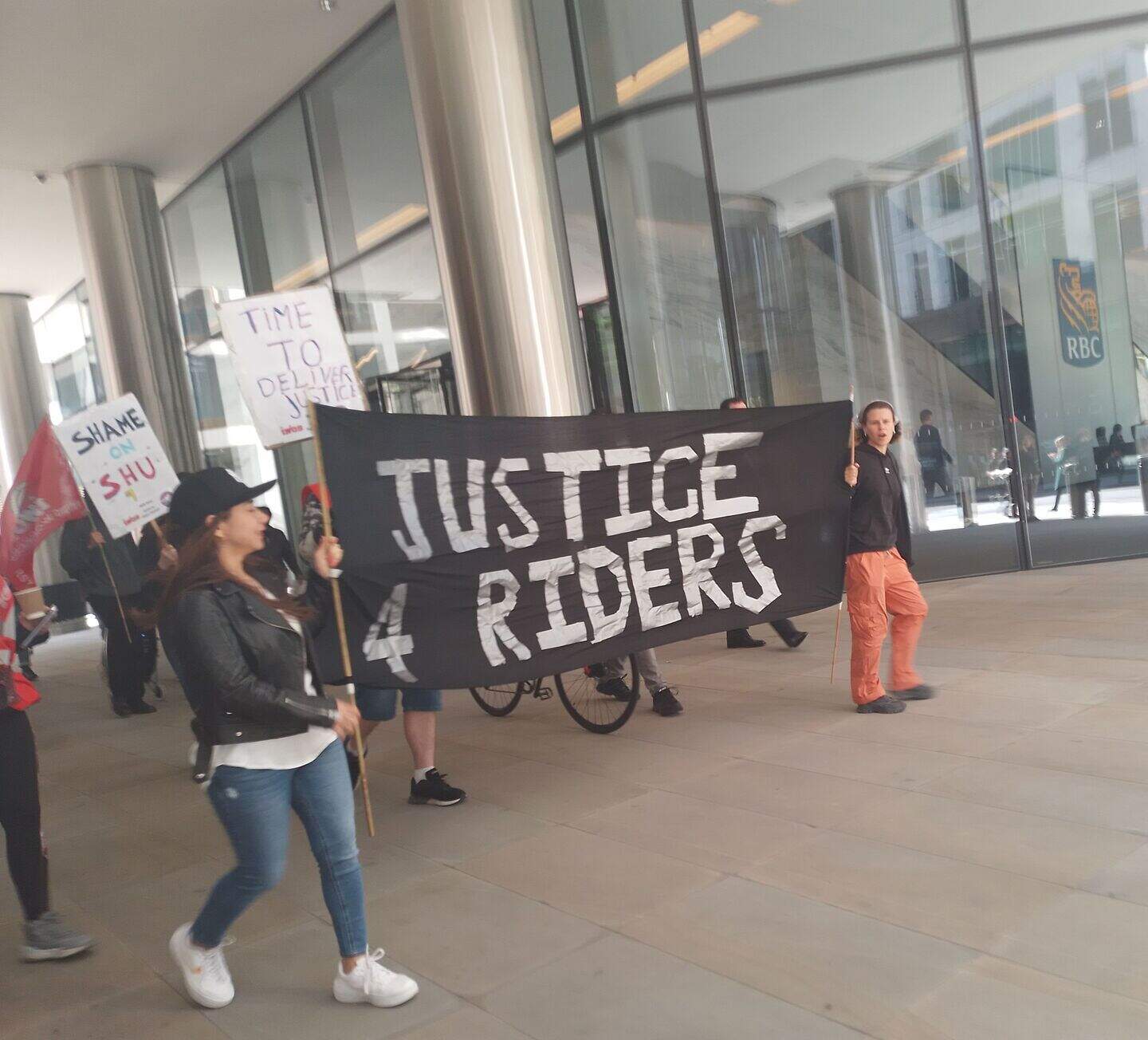 Deliveroo riders are not employees, UK Supreme Court rules | Irish ...
