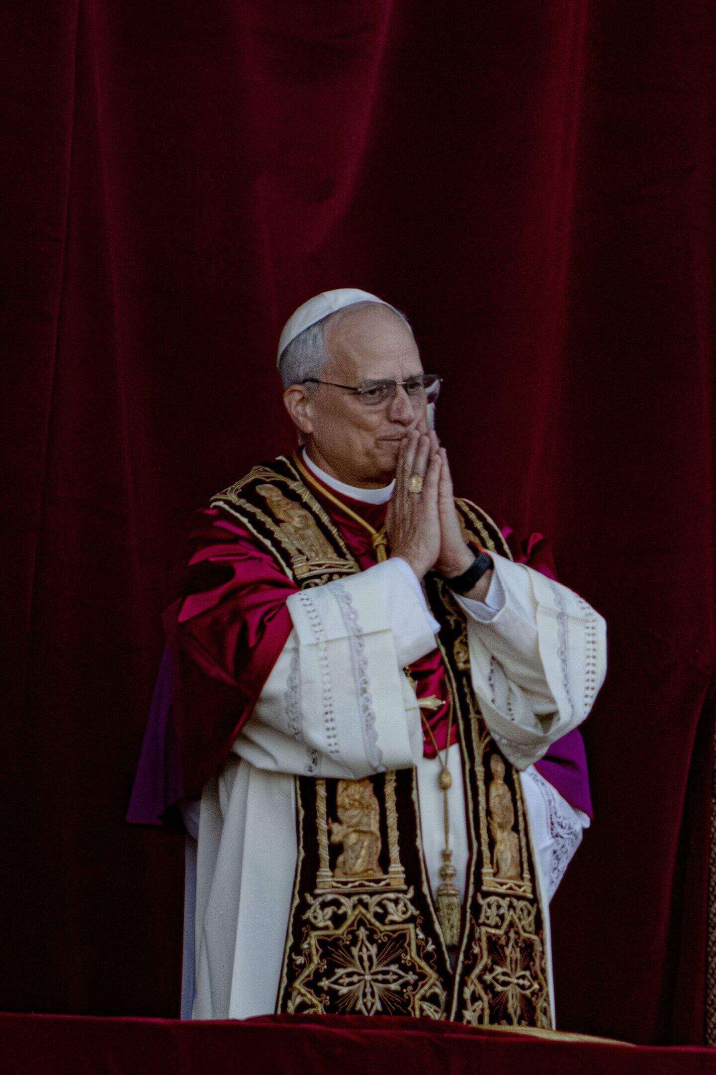 Harry Styles spotted in crowd during Pope Leo XIV’s first address in ...