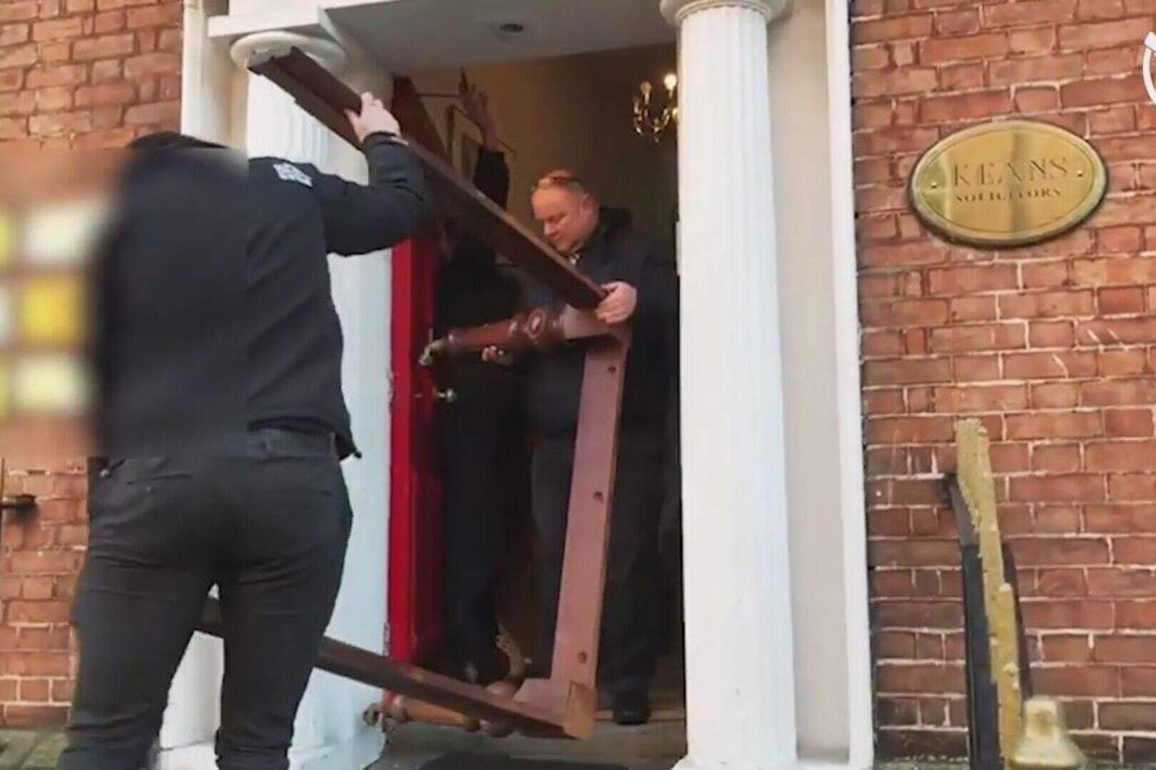 VIDEO: Offices occupied by Gerald Kean emptied and locks changed ...