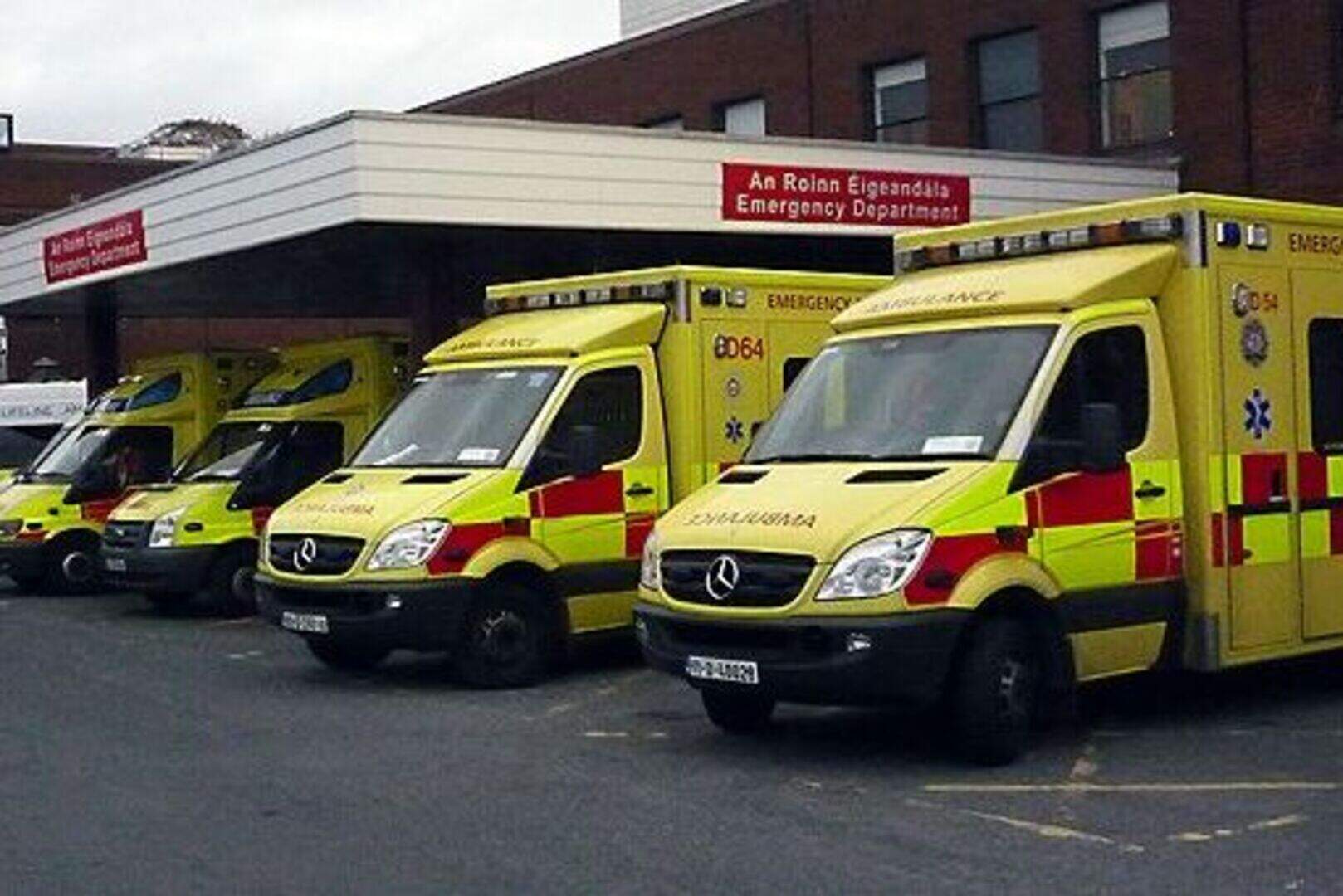 Most A&Es miss their 20-minute target for ambulance turnaround | Irish ...