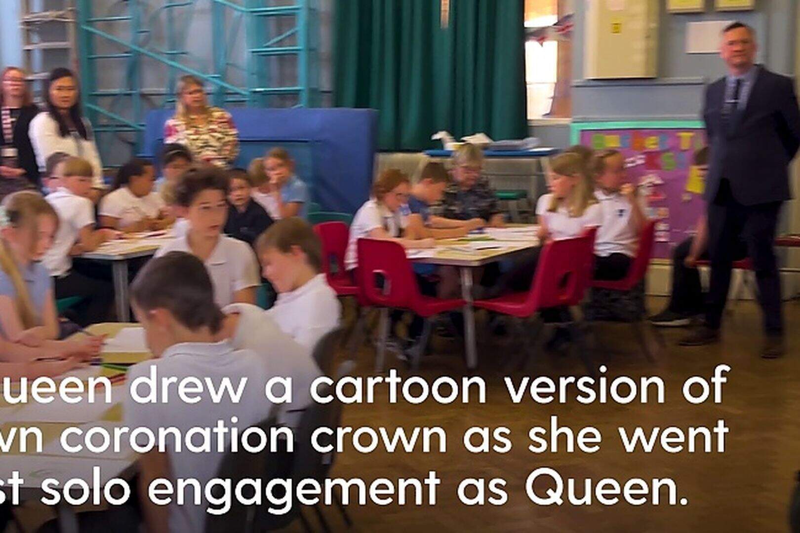 Queen joins pupils to draw cartoon version of coronation crown | Irish ...