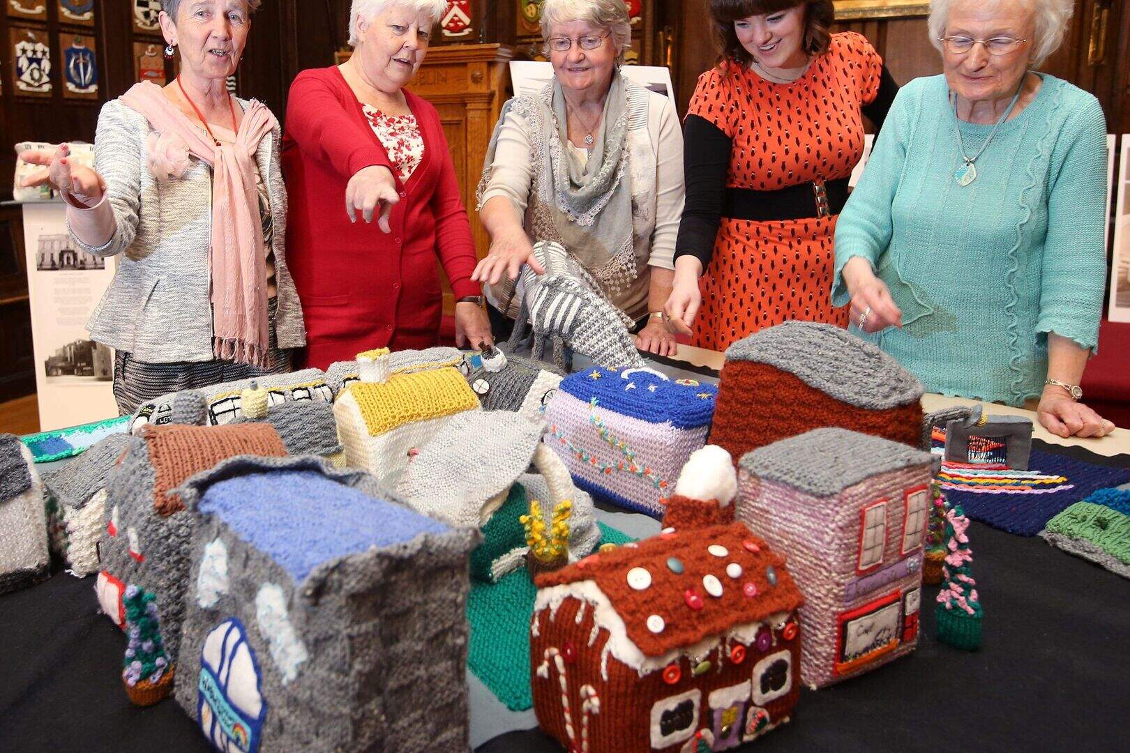 Stitch 'N' Bitch group creates woolly and wonderful view of city ...
