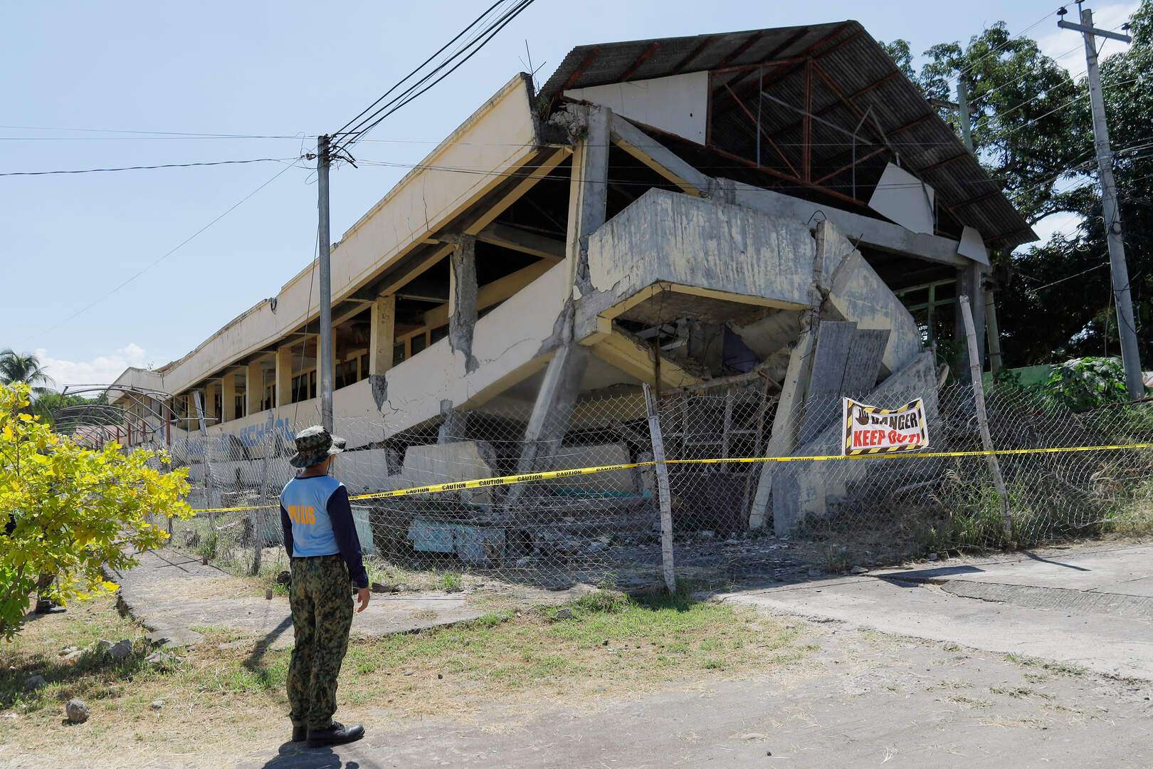 Earthquake of magnitude 7.8 strikes off southern Philippines, 32 feared ...