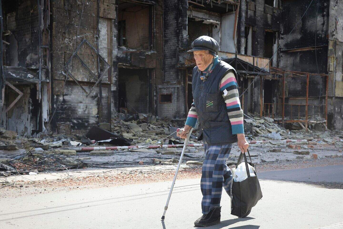 More Ukraine fighters ‘surrender in Mariupol’ as war against Russia ...