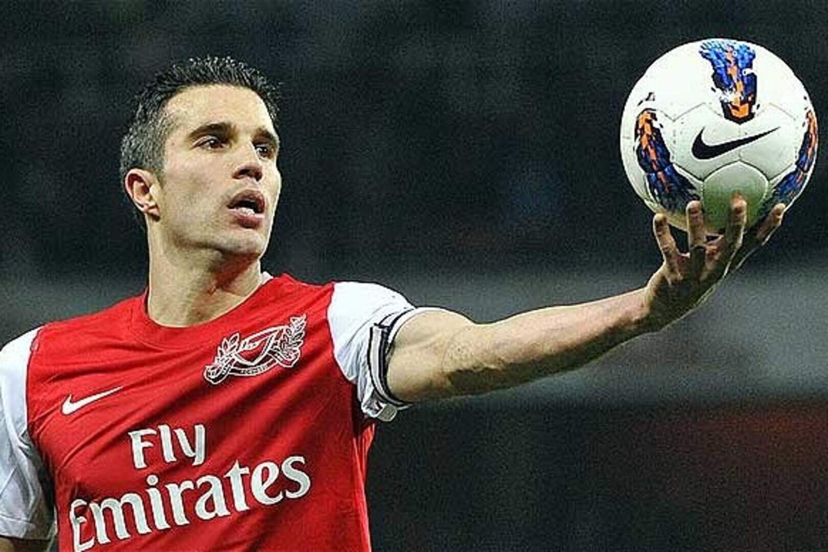 Video: Robin van Persie named Footballer of the Year by England's ...