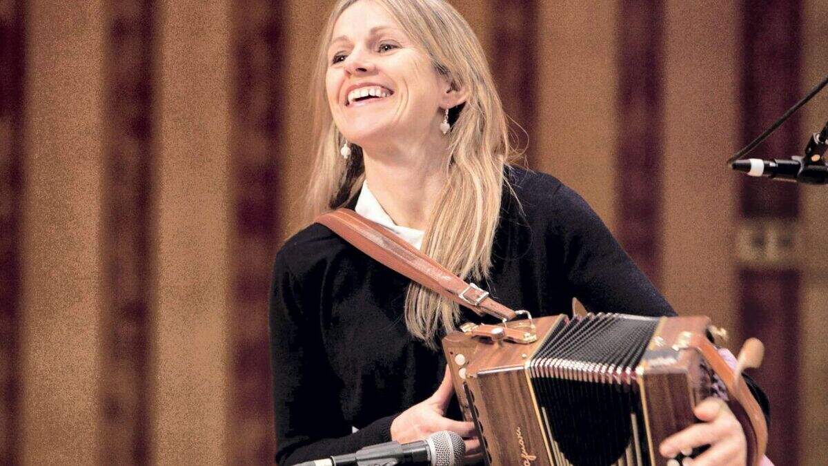 Sharon Shannon and manager agree to take house and studio off the ...