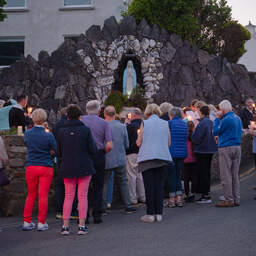 Rural Kerry community gather in prayer for special candlelit Rosary ...