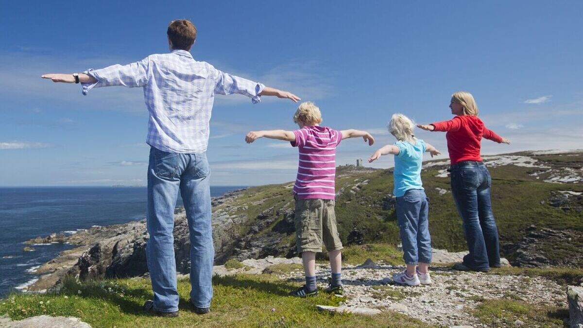 Tourism chiefs target 7.74 million visitors for Ireland next year ...