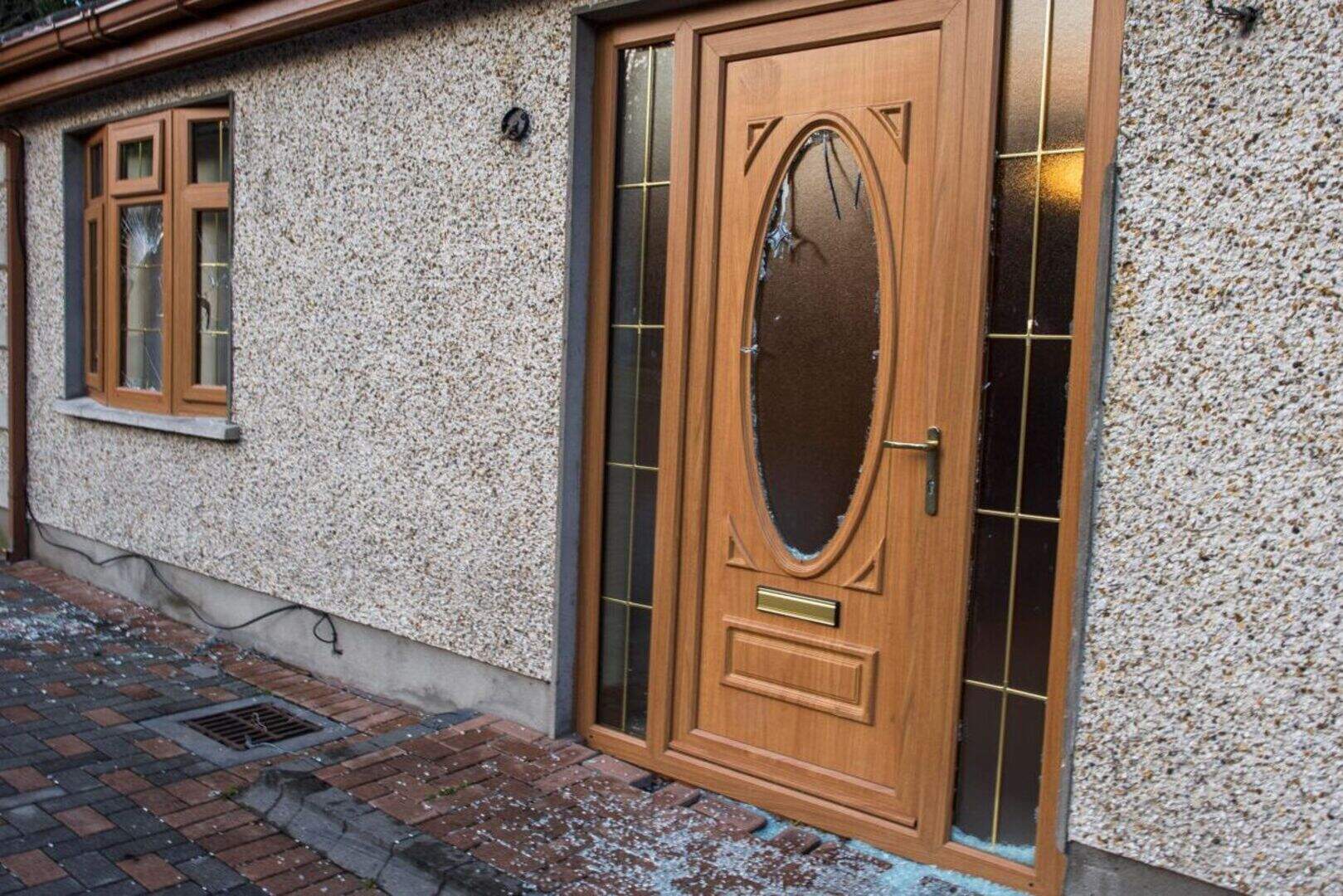 Boy (11) shot as gang of thugs smash up house | Irish Independent