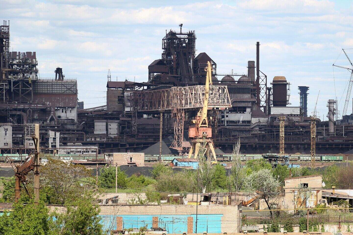 More Ukraine fighters ‘surrender in Mariupol’ as war against Russia ...