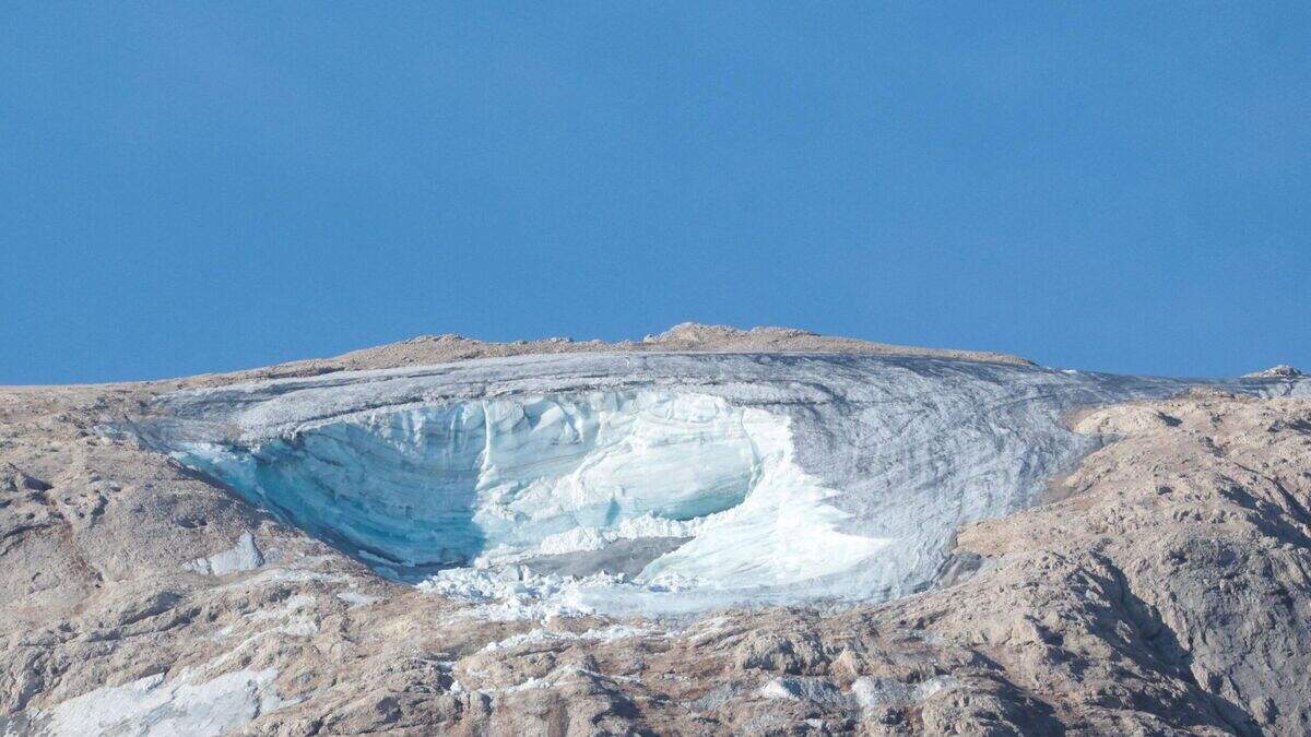 Hikers killed after face of glacier falls and plunges towards valley ...