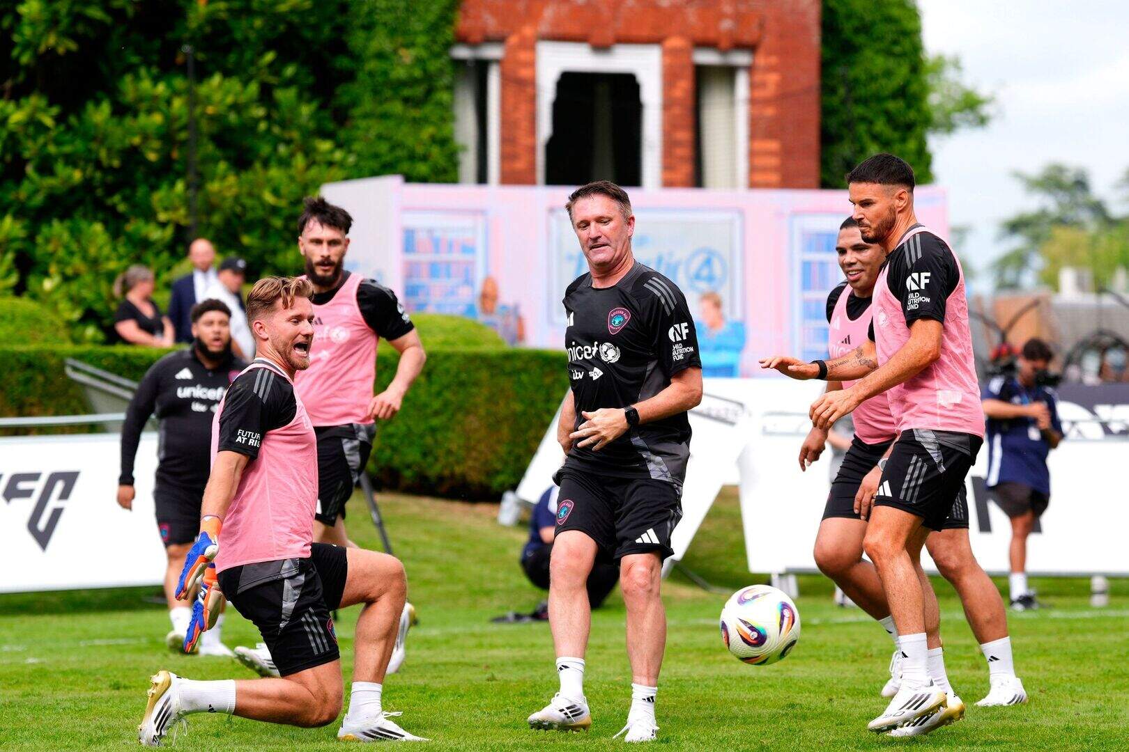 Soccer Aid 2025: Dermot Kennedy, Nicky Byrne and Robbie Keane among ...