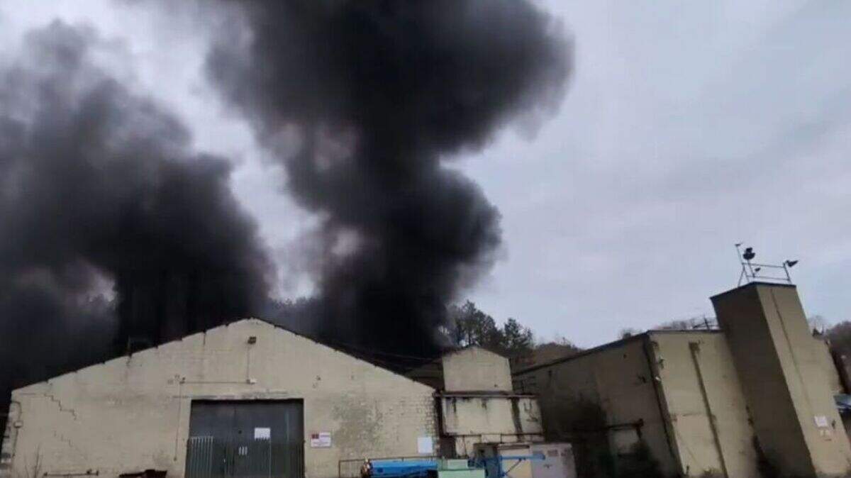 Residents warned to close windows and doors as firefighters battle ...