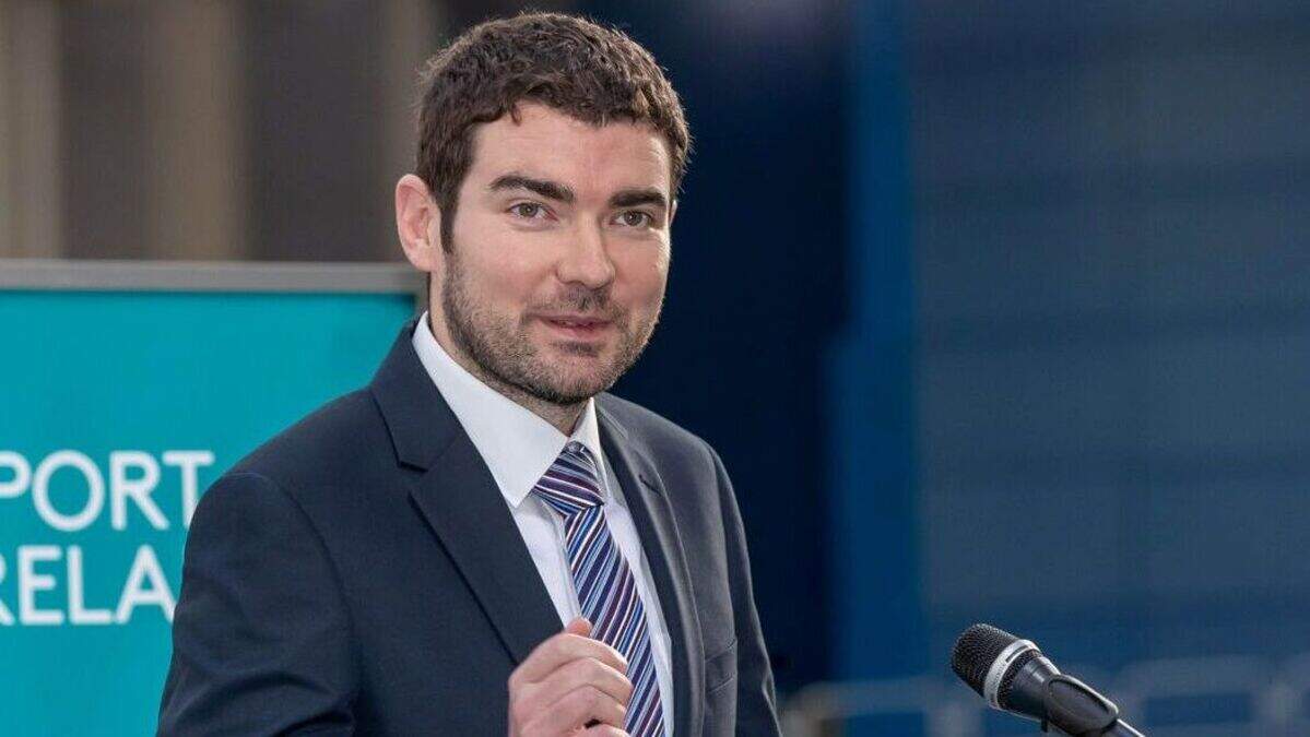 Minister to express 'outrage' to UK over Kinahan role in big fight deal ...