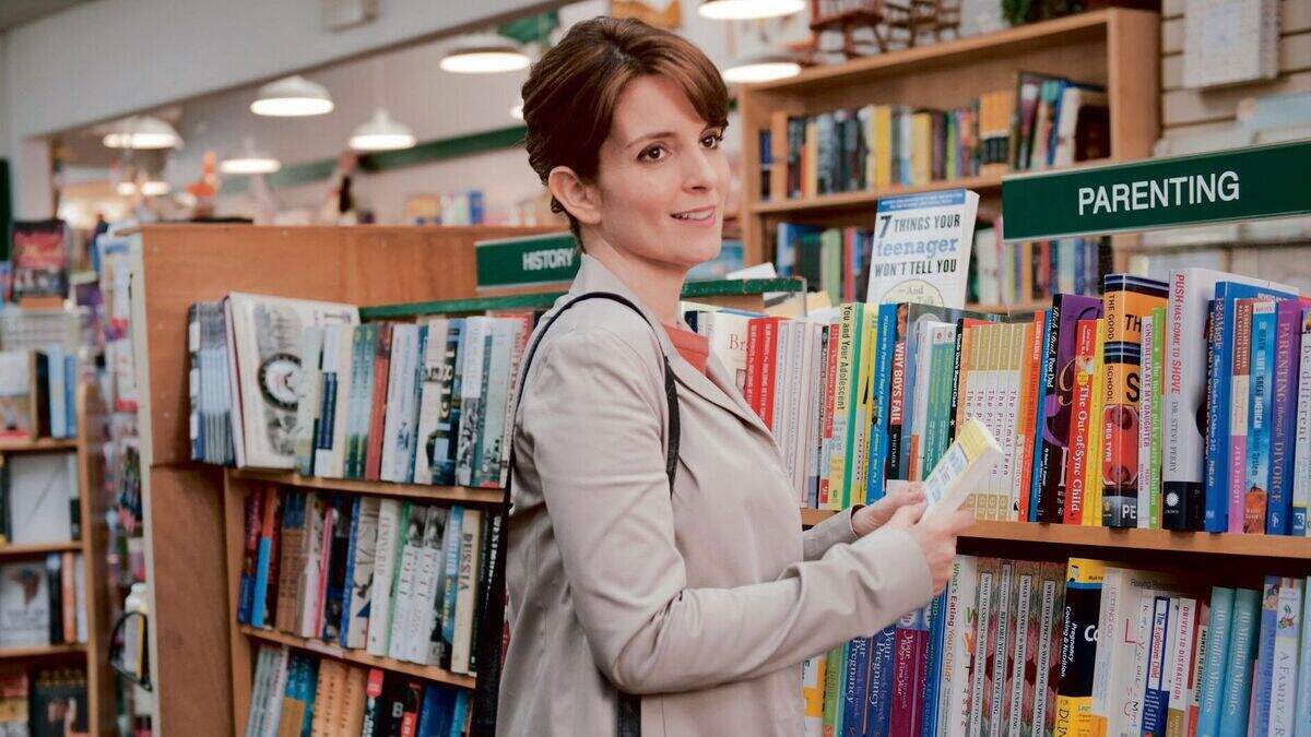 Fey plays it safe in Hollywood | Irish Independent