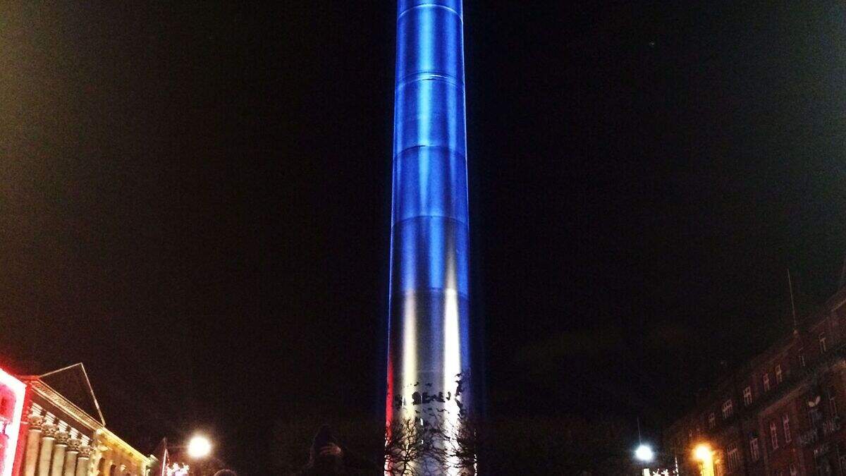 Dublin's Spire officially lit up as lightsaber to honour Star Wars ...