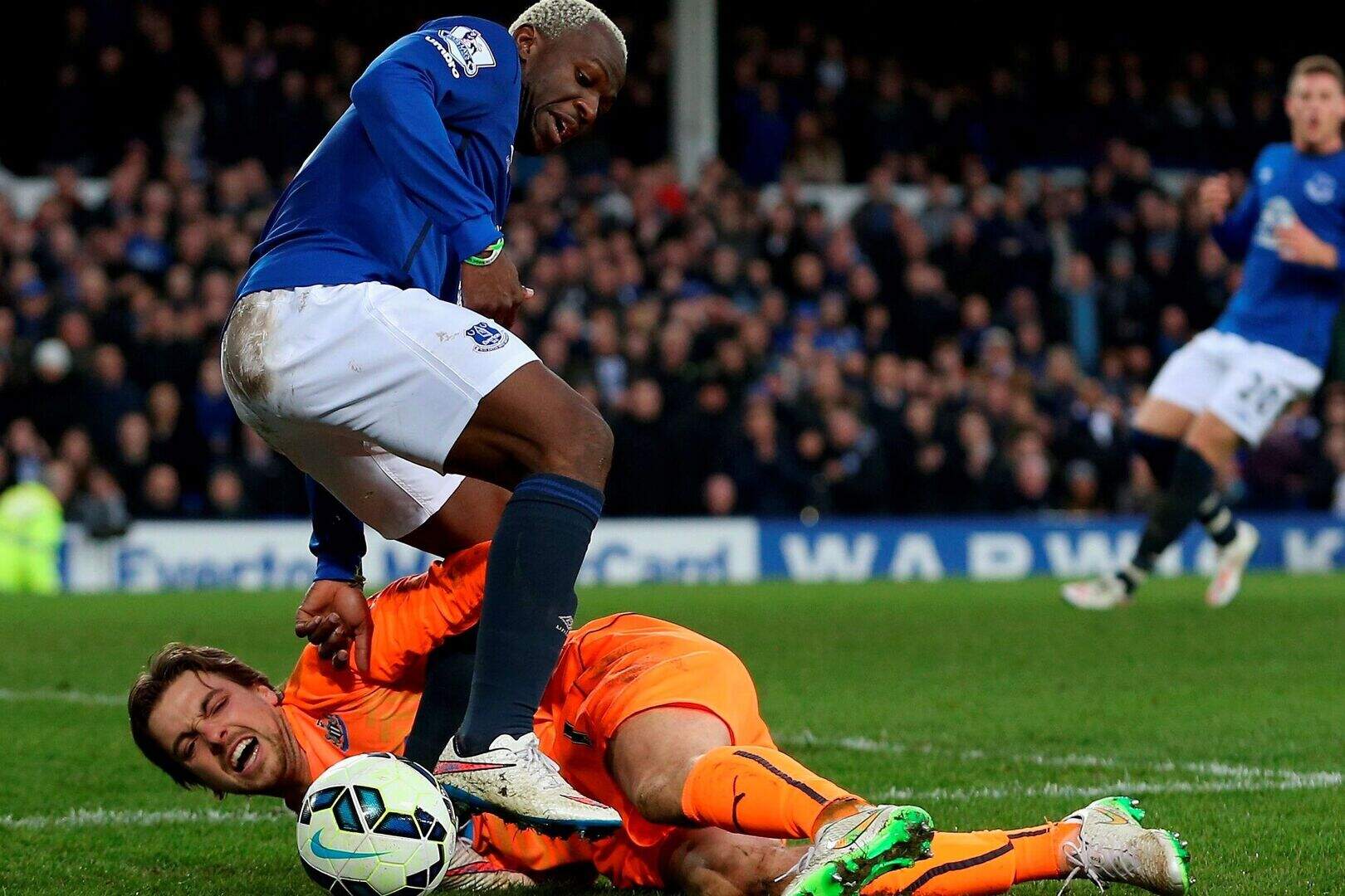 McCarthy on target to help Toffees ease drop fears | Irish Independent