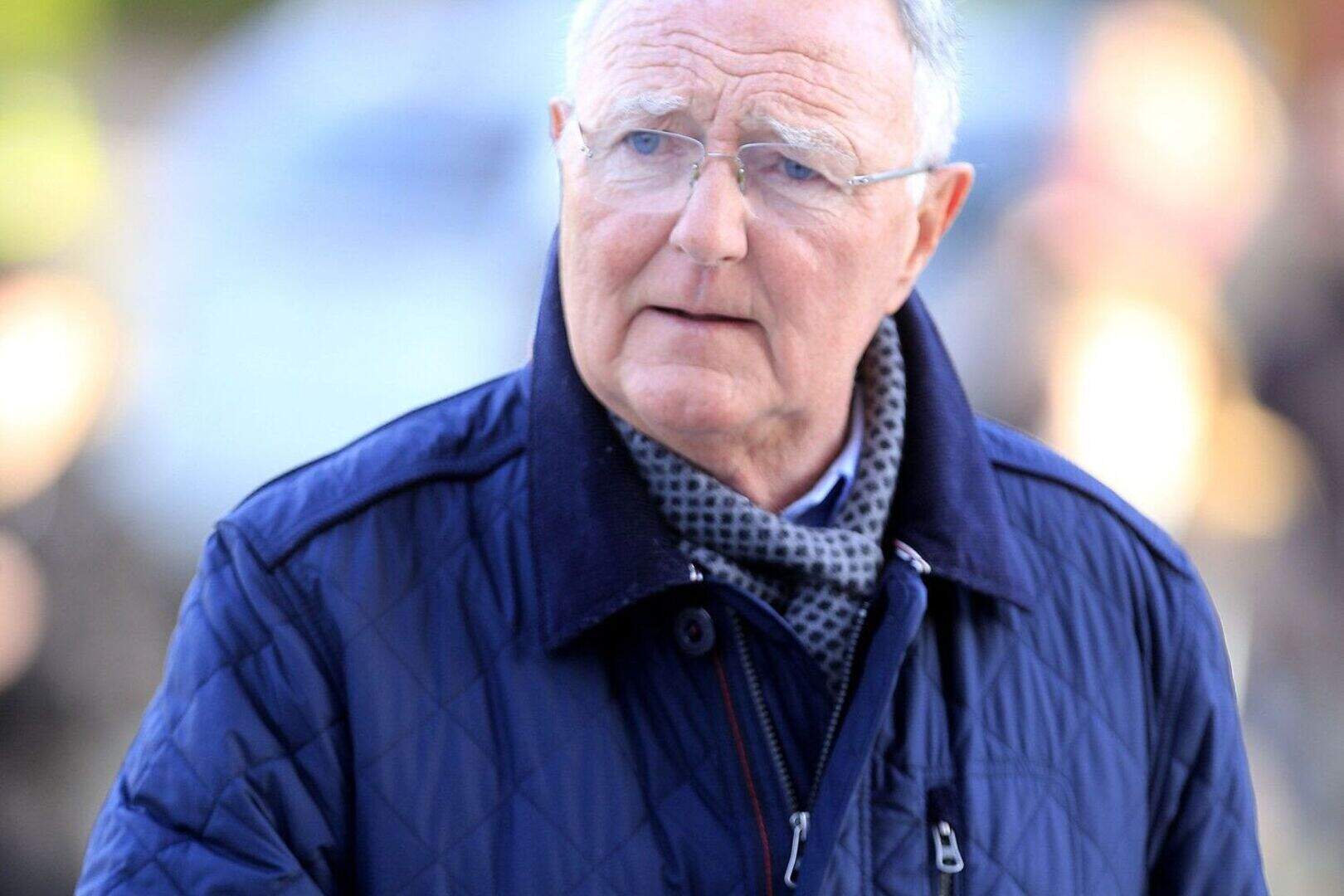 'We won the lottery to have him as a Dad' - Hundreds pay tribute to ...