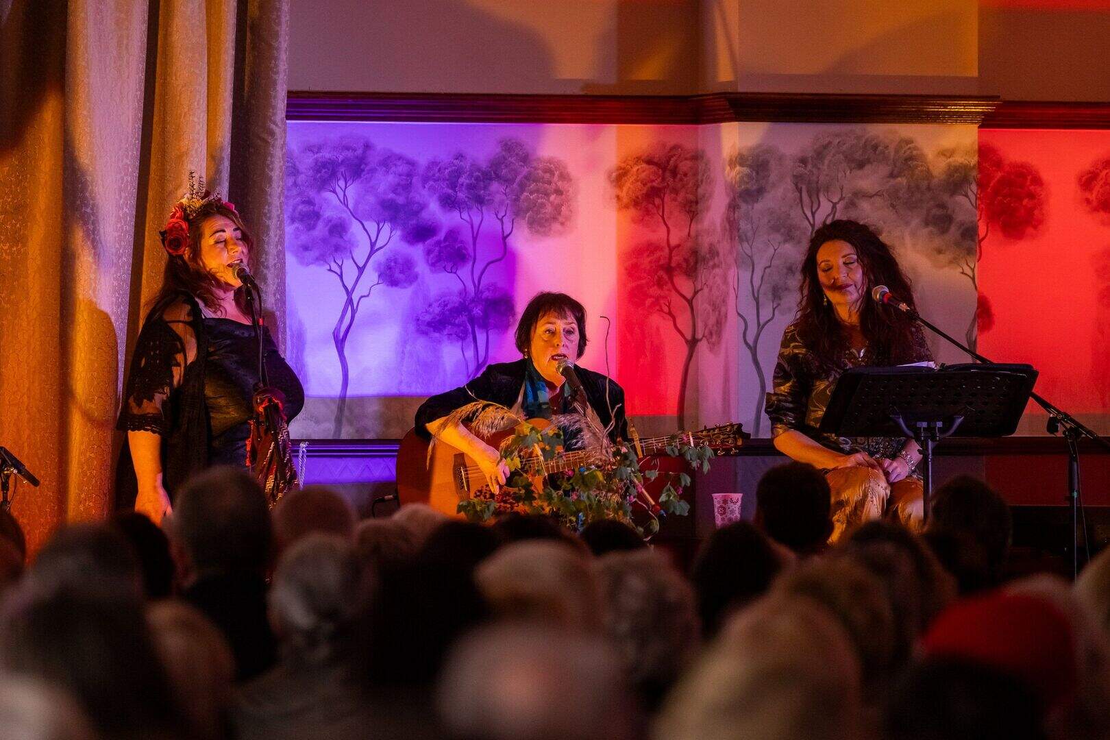 Fundraising ‘Songs for Peace’ concert raises vital funds for aid work ...