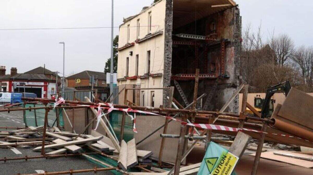 Storm Éowyn: Man dies after tree falls on car as homes in worst ...