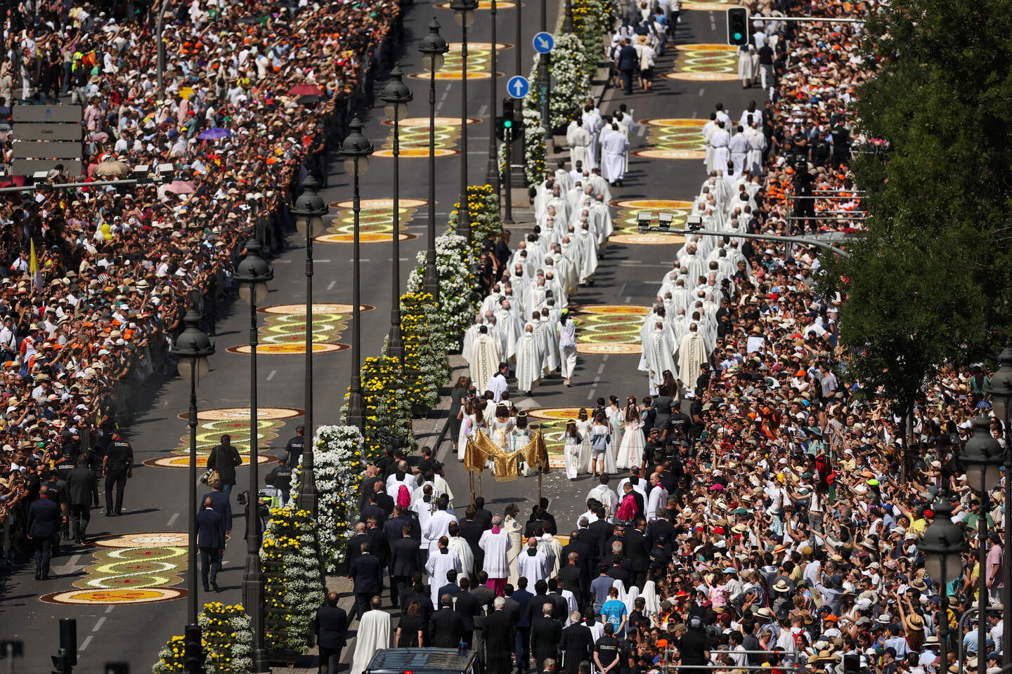 More than one million people gather in Madrid for Pope’s Mass and ...
