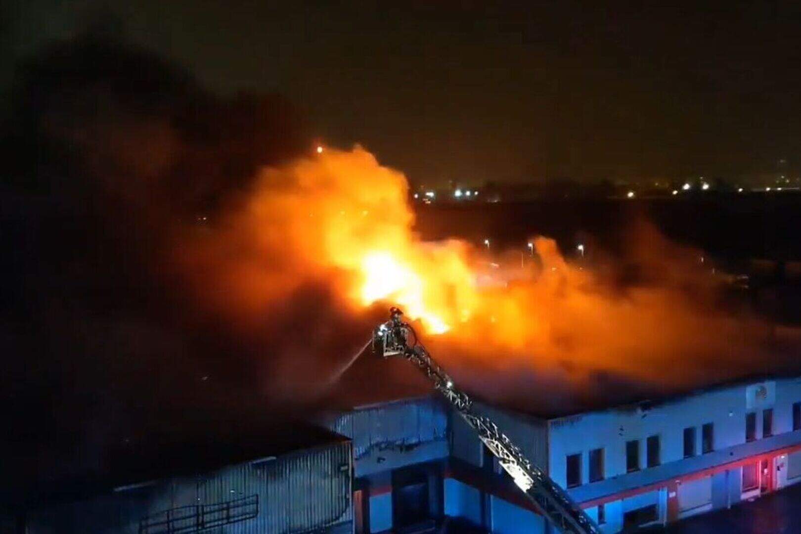 Dublin Fire Brigade tackle huge blaze at Tallaght industrial unit amid ...