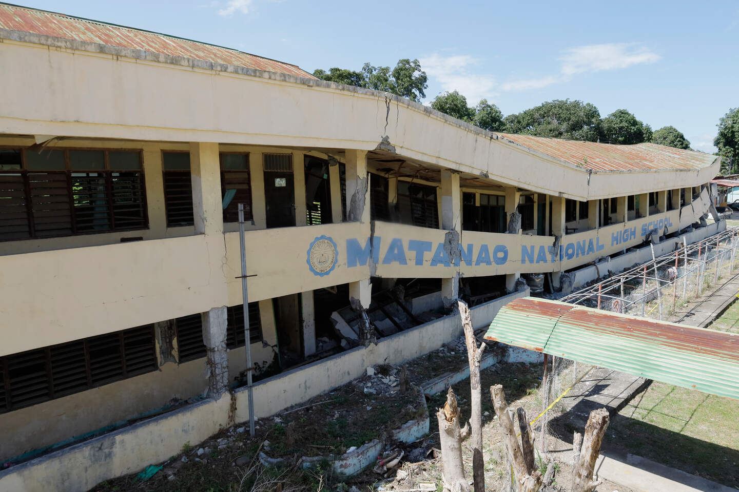 Earthquake of magnitude 7.8 strikes off southern Philippines, 32 feared ...