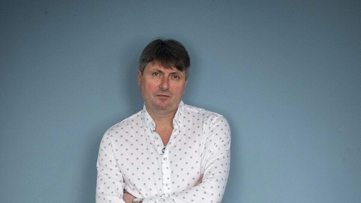 Simon Armitage: Why I had to pen a poem about the lockdown | Irish ...
