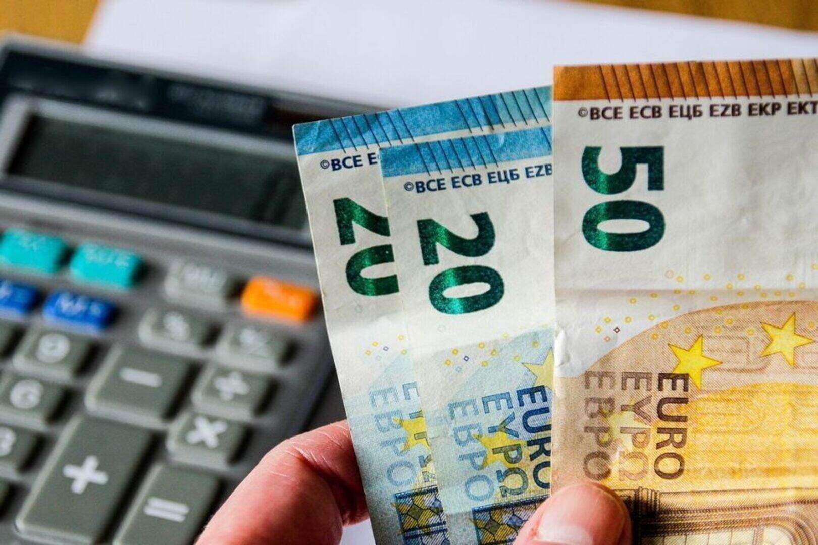 Wicklow beauty salon urges customers to use cash as card transaction ...