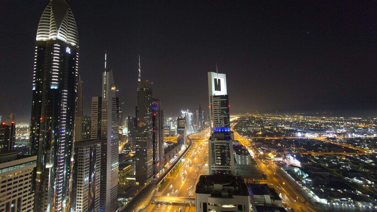17 killed in Dubai as bus smashes into warning sign | Irish Independent